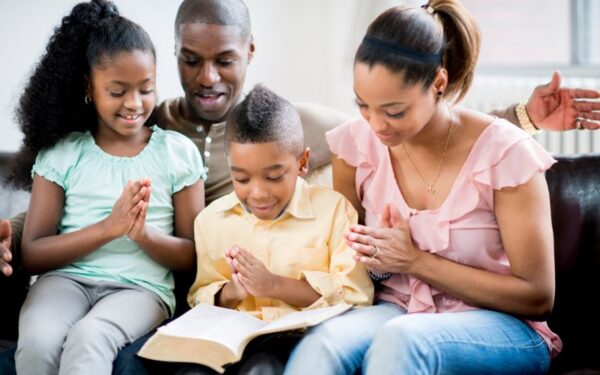 7 ways to create a family worship culture in your home - World Prayer ...